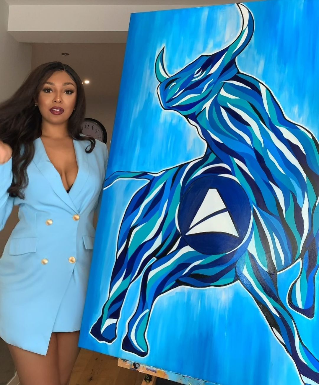 Laura Bee - Saint Lucian artist chooses to challenge | Soca News