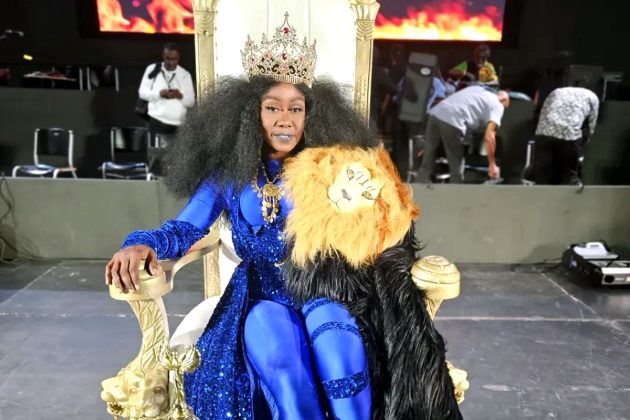 Terri Lyons’ reign continues as she is crowned Queen for a fourth year ...